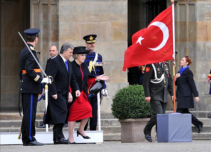 Turkish president addresses Turkey-Netherlands business forum