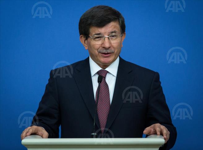 Le PM qatari félicite Davutoğlu pour la primature