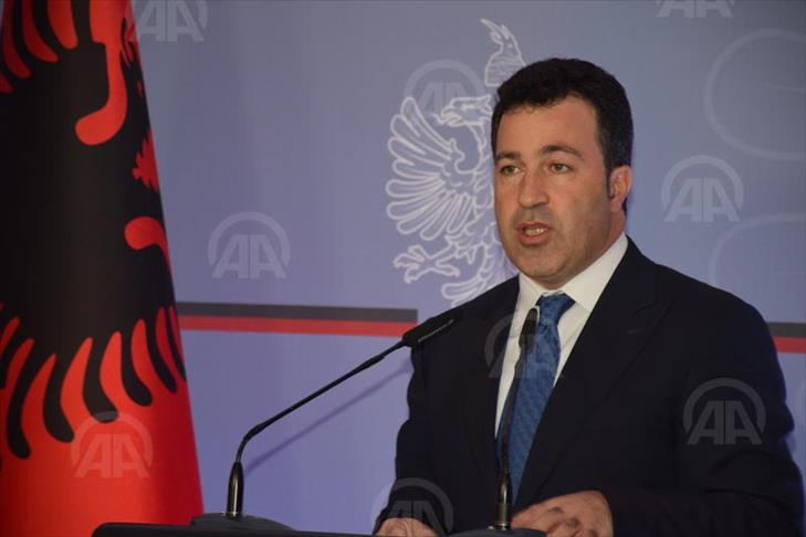 Zv/ Kryeministri i Shqipërisë Peleshi: Pas reshjeve, sot situata ...