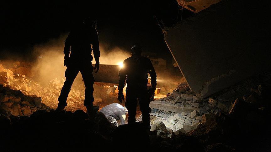 U zračnom napadu na Idlib poginulo 20, ranjeno 80 civila
