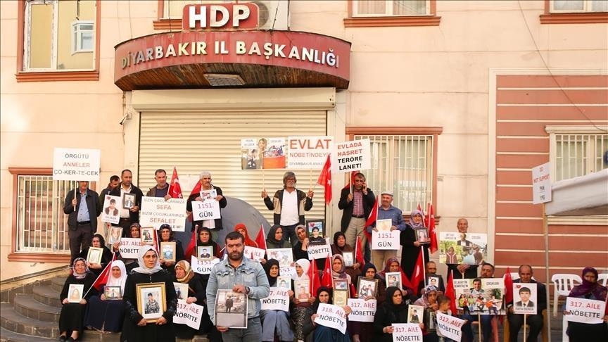 Another family joins sit-in protest of Diyarbakir mothers against PKK ...