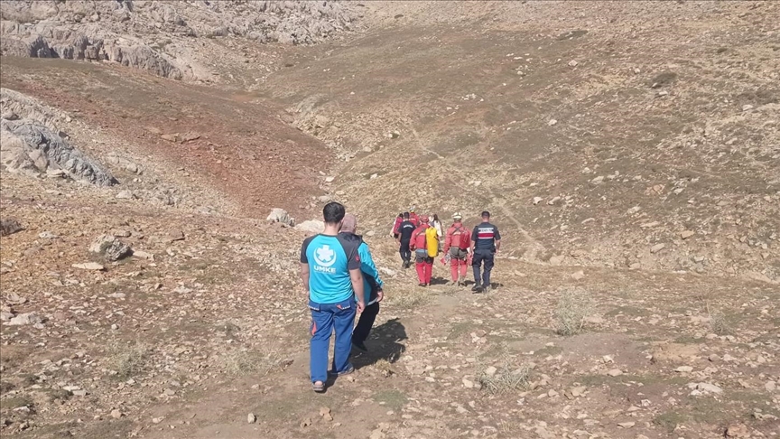 Falling ill, American explorer stuck in Turkish cave depends on fellow ...