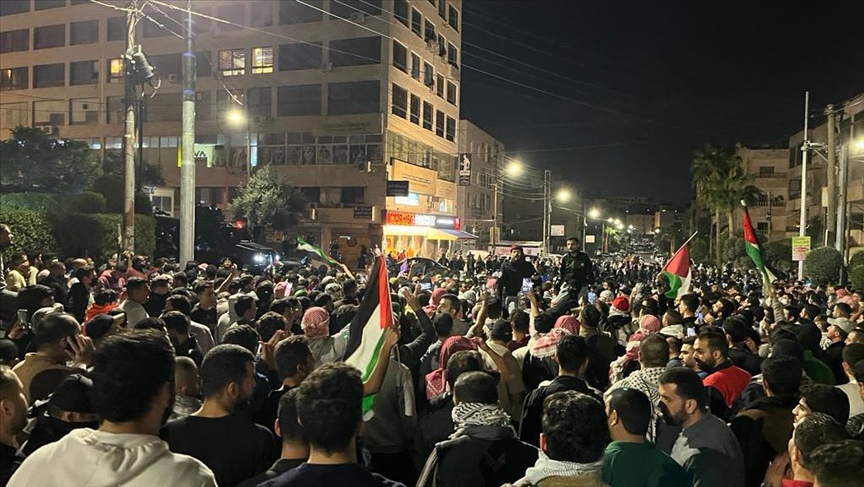 Thousands rally in solidarity with Gaza near Israeli Embassy in Jordan