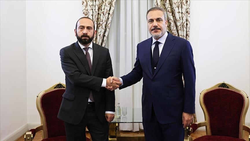 Turkish foreign minister speaks on phone with Armenian counterpart