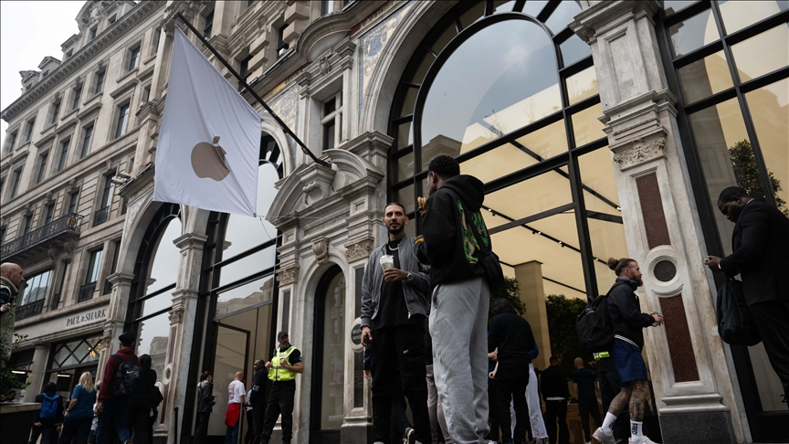 “Boycott iPhone 16”: Pro-Palestinian activists rally outside Apple ...