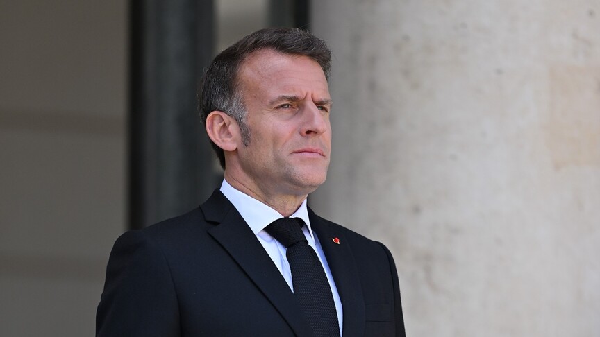 Emmanuel Macron condamne les nouvelles frappes russes contre des cibles ...