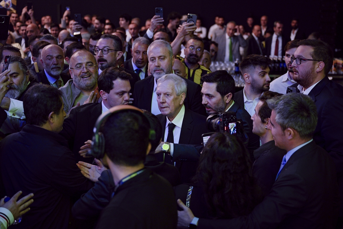 Aziz Yıldırım: Fenerbahçe'nin yeniden yükseliş dönemini başlatacağız
