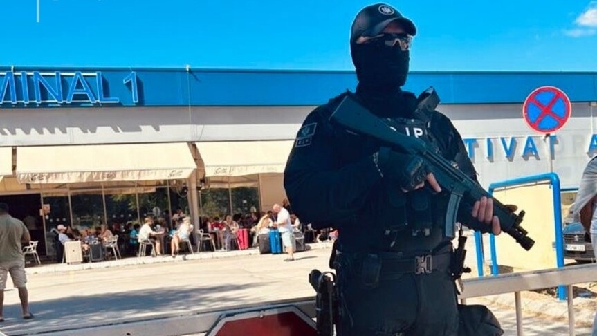Uoči samita EU - Zapadni Balkan: Policija u Crnoj Gori zabranila ulazak ...