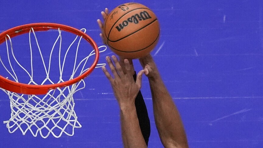 New York Knicks defeated the San Antonio Spurs 105-95 in Game 1 of the ...