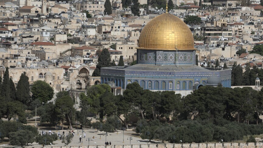 Israeli police begin recruiting far-right officers for Al-Aqsa Mosque ...