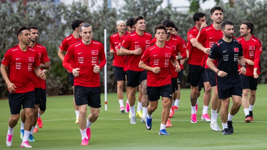 Tîma Futbolê ya Neteweyî ya Ayê antremana xwe ya ewil ya li Mîamîyê ...
