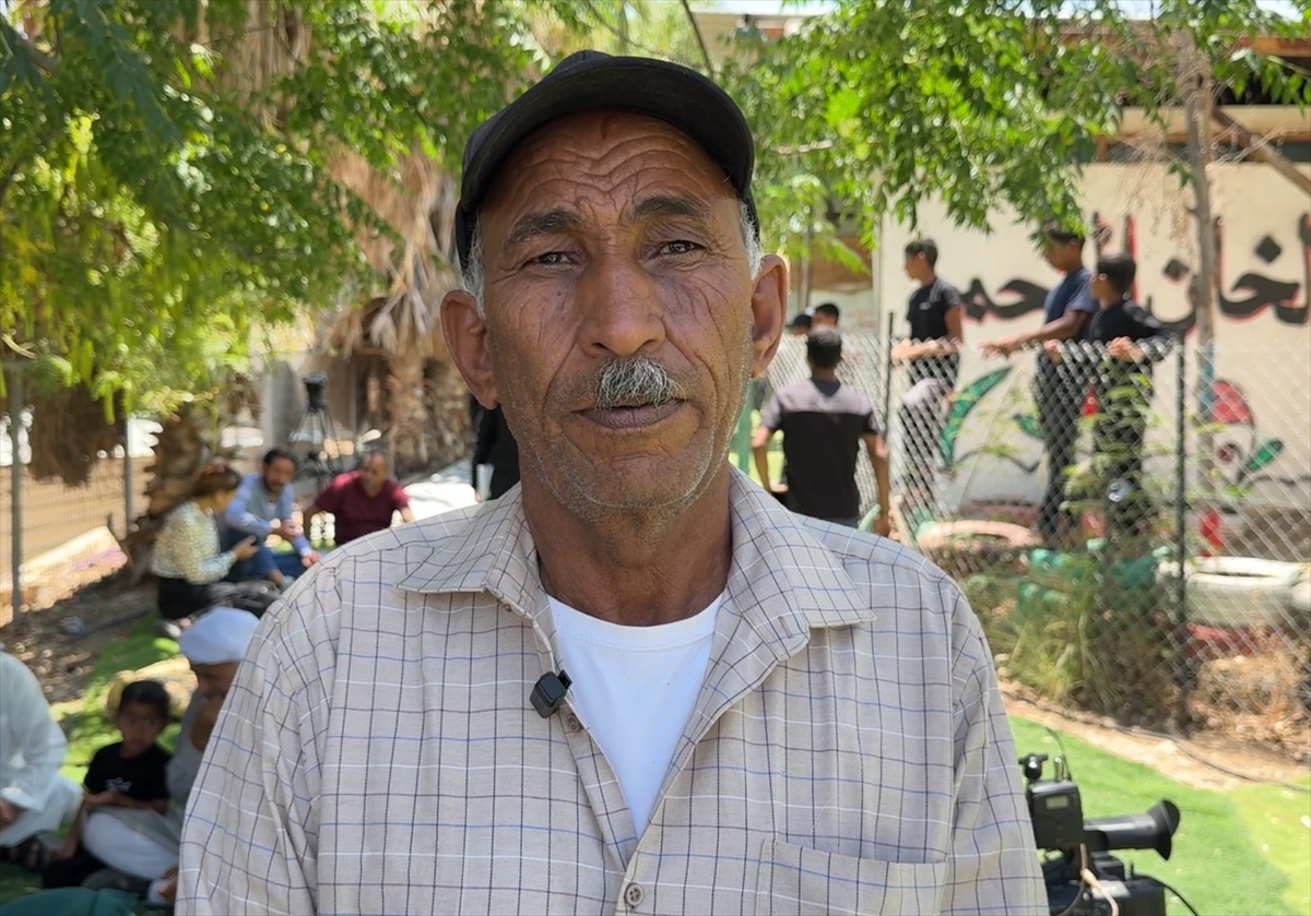 İsrail'in 1950'lerde Negev'den Batı Şeria'ya sürdüğü Han el-Ahmer halkı ...