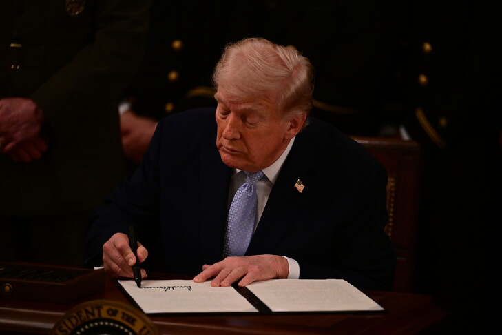 Trump signs new order establishing cyberscruity principles for US ...