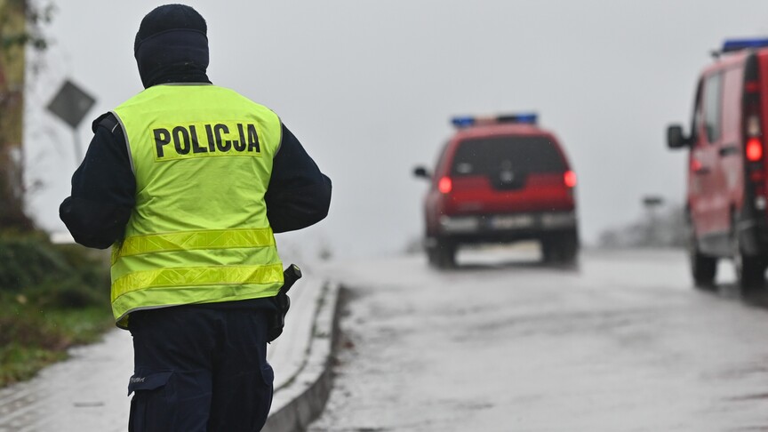 Polish police investigate vigilante patrols targeting foreigners in Warsaw