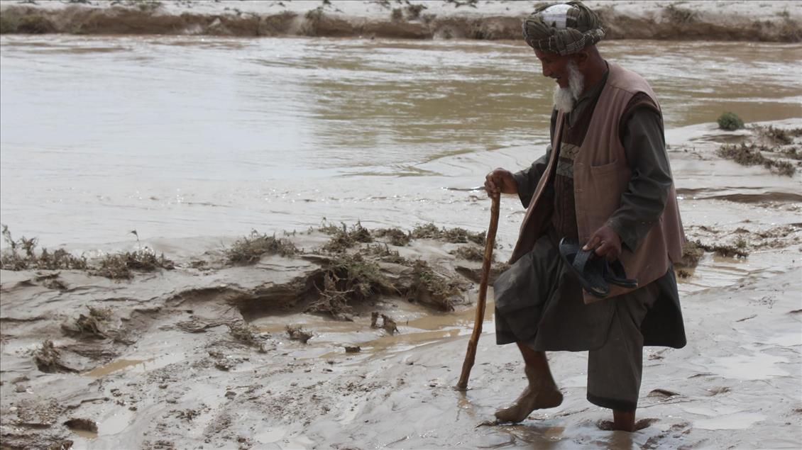 Afganistan'daki sel felaketinde yüzlerce ev su altında kaldı