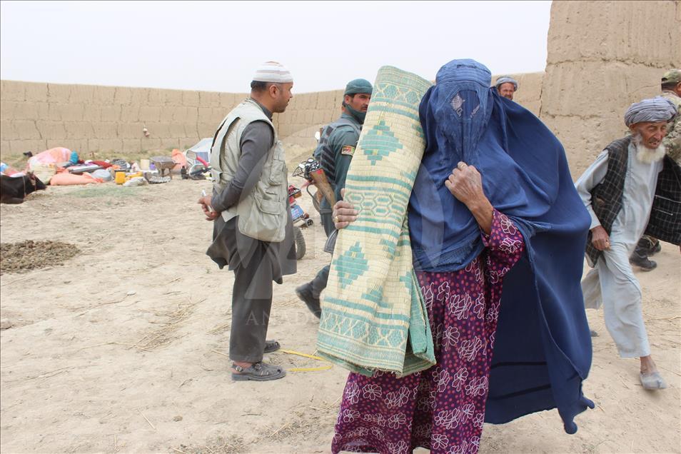 Afganistan'daki sel felaketinde yüzlerce ev su altında kaldı
