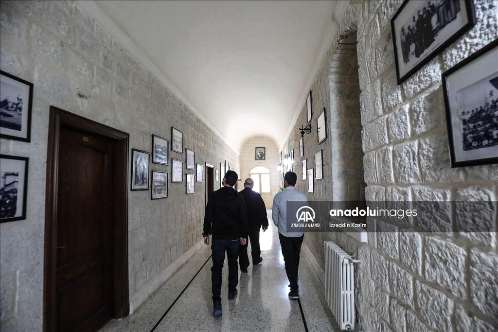 70 yaşındaki Hanna Celluf, İdlib'de 21 yıldır başrahip olarak görev yapıyor