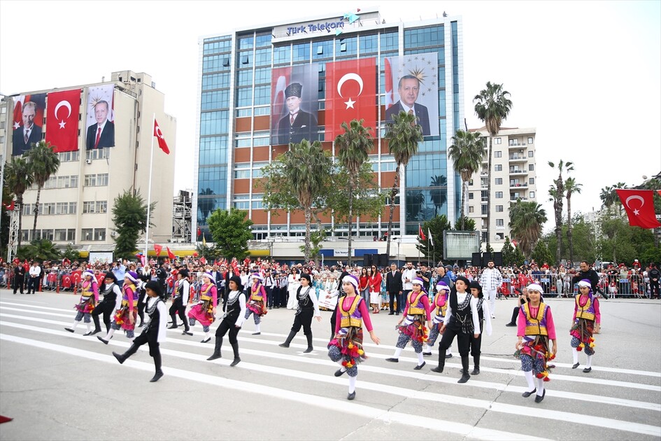 23 Nisan Ulusal Egemenlik ve Çocuk Bayramı coşkuyla kutlandı