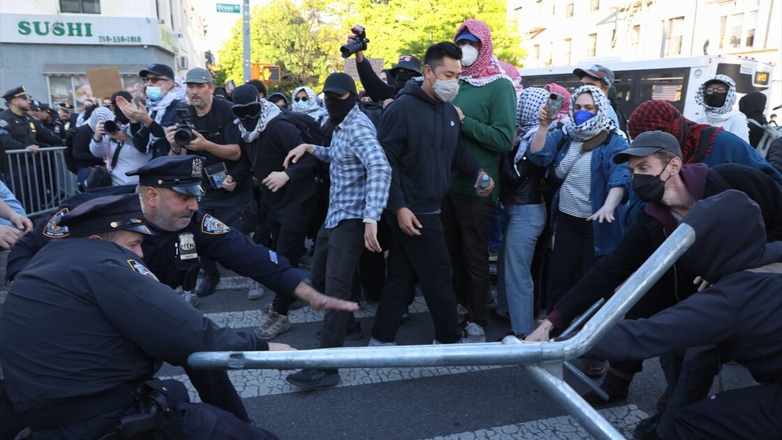 New York'ta İsrail bağlantılı etkinlik Filistin yanlısı grup tarafından ...