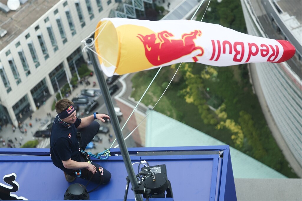 Estonian slackliner crosses line suspended between Poland's 2 tallest ...