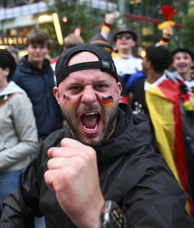 German fans celebrate World Cup victory against Curacao in Berlin