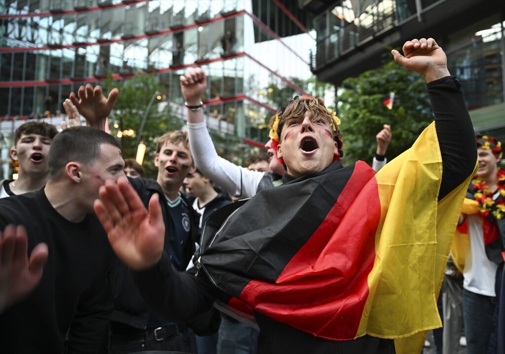 German fans celebrate World Cup victory against Curacao in Berlin