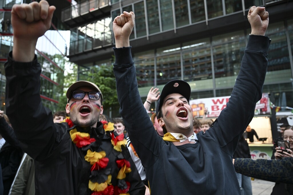 German fans celebrate World Cup victory against Curacao in Berlin